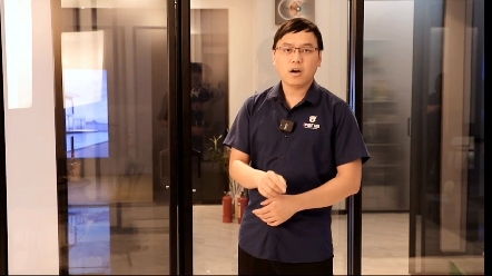 28极窄重型阳台推拉门型材设计自带拉手符合人体工程学,门扇5.0壁厚,...