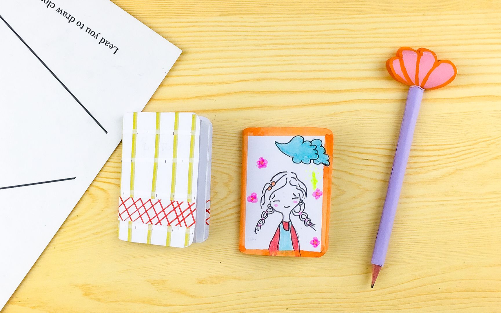 手工折纸迷你小本子,要是作业本就这么大该多好呀。