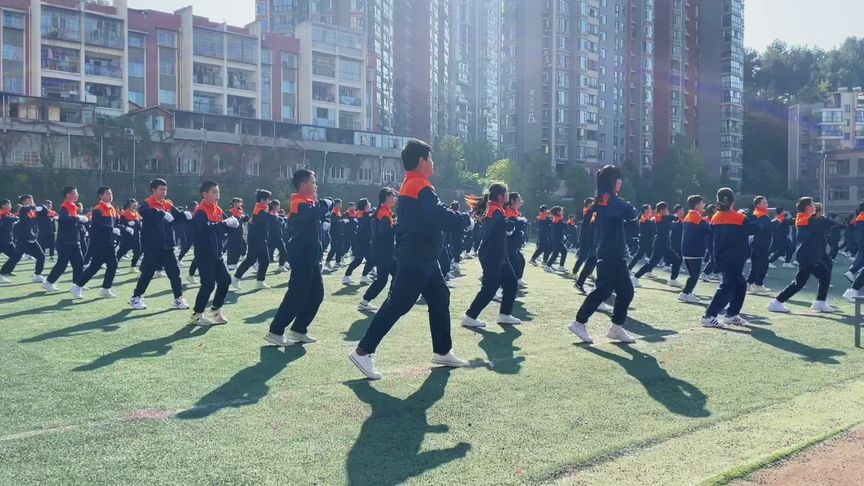 贵阳市花溪区英语实验学校第十四届中学生运动会开幕式精彩回顾