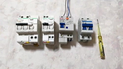 接电要小心!小白们别冒险玩漏电保护器