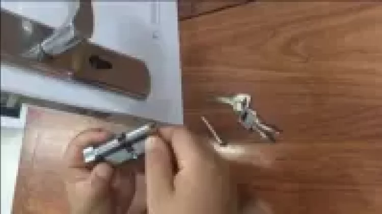 锁芯拆卸与安装