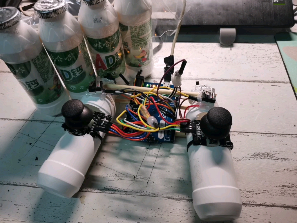 【Arduino】用ad钙奶瓶和Arduino制作游戏手柄。