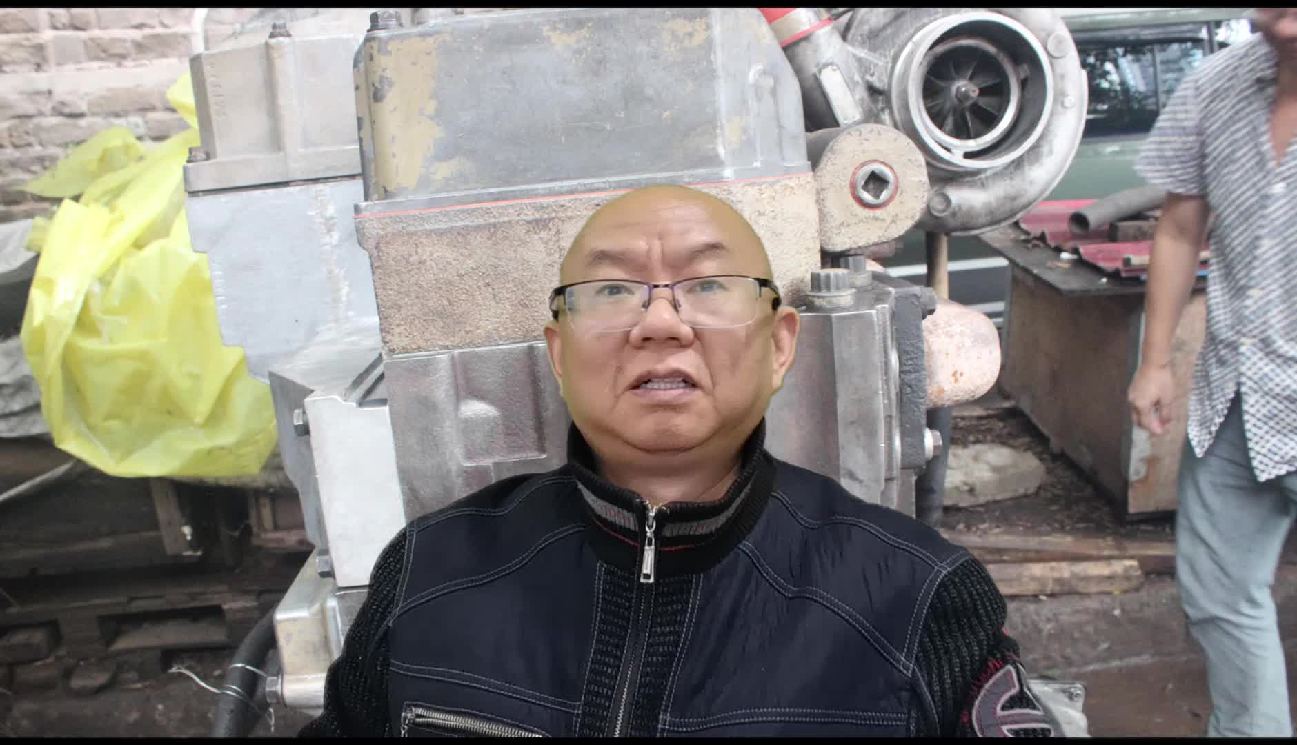 以前都不知道 新的凸轮轴齿轮要放到熊熊大火炉中加热后才能安装