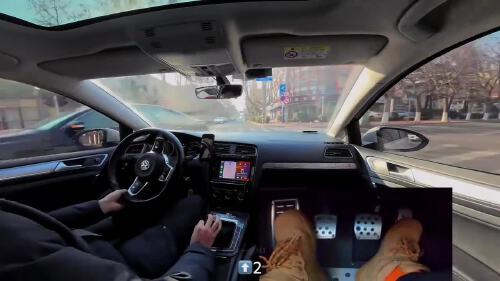 停车还踩油门?手动挡这个操作毁车又危险!