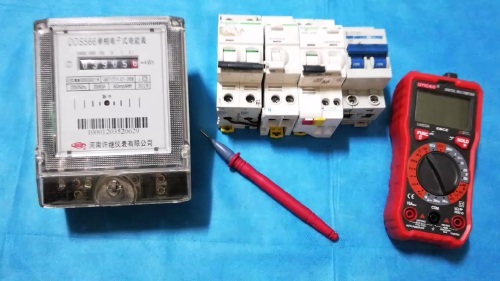 电表真的被调皮了吗?教你2招看个明白!