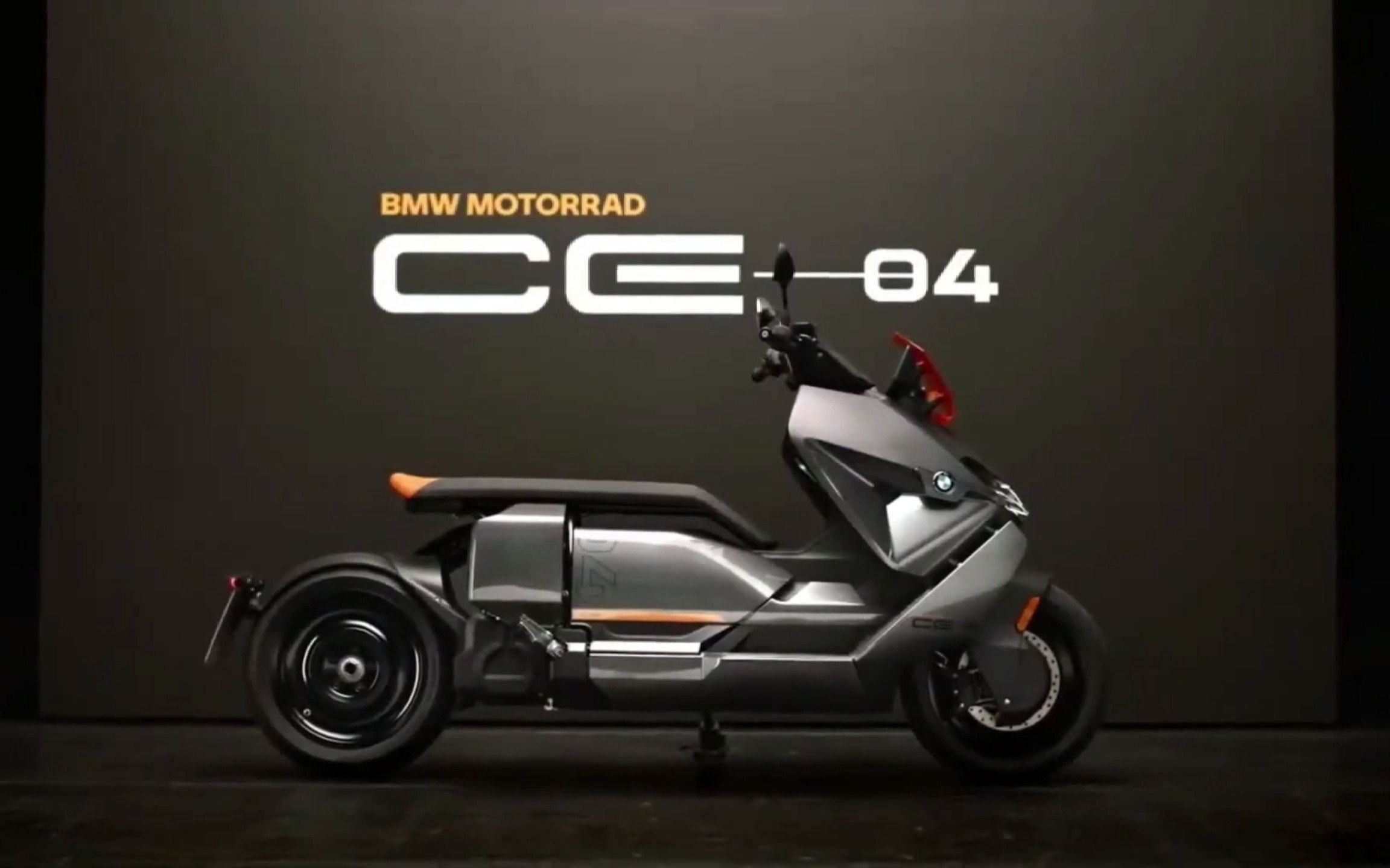 2022款宝马Definition CE 04 | 电动踏板摩托车 | 动态骑行 | 静态欣赏 | ...
