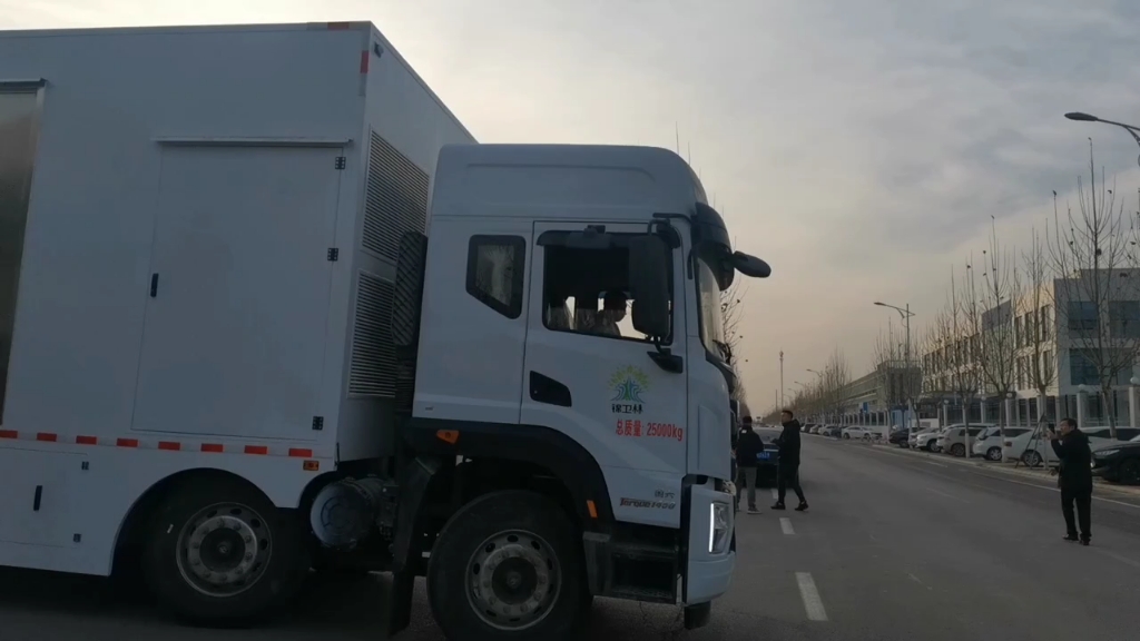 12米车舱一体移动CT车,车载自动调平系统是真正的一键调平装置,能够...