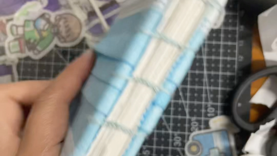 【书籍装帧设计——线装书】书籍装帧的结课作业～拍了一下制作过程...