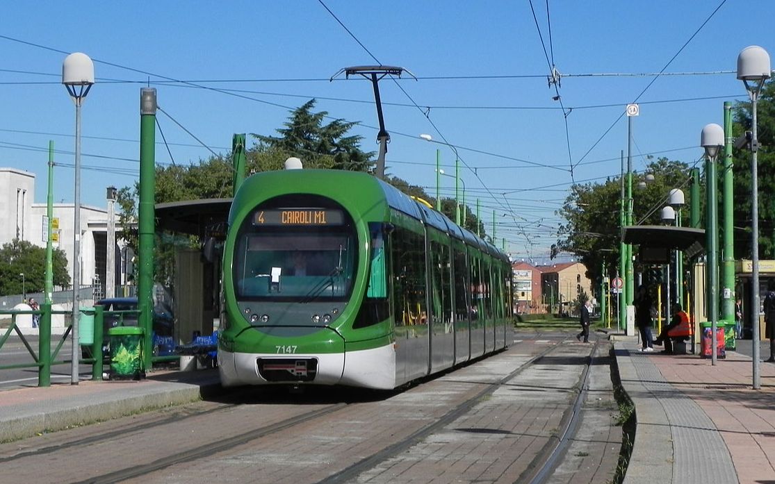 【有轨电车POV】刷绿的西郊线,古典与时尚的结合---意大利米兰有轨...