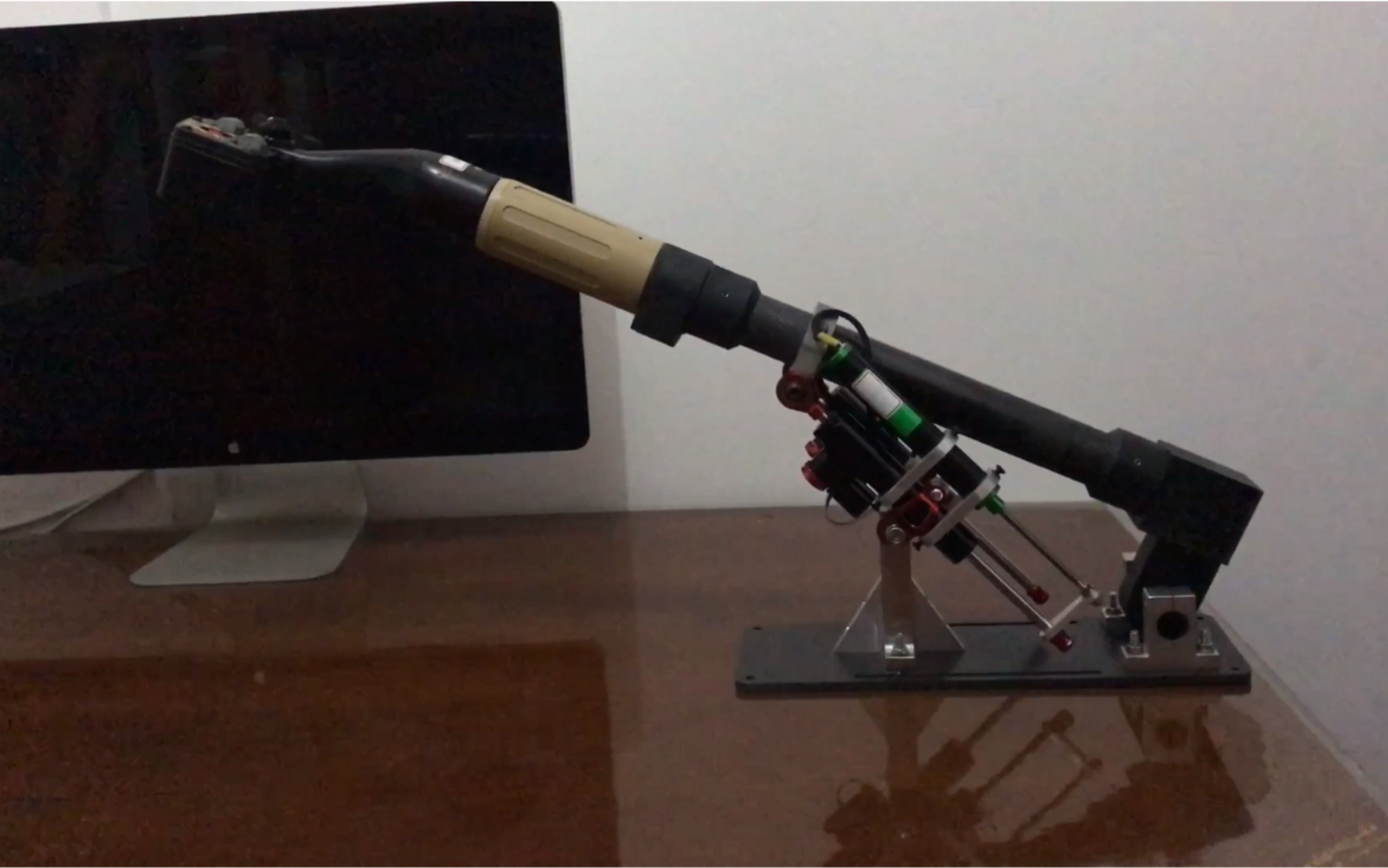 【神器飞机头】第010期 西科斯基UH60黑鹰直升机总距杆