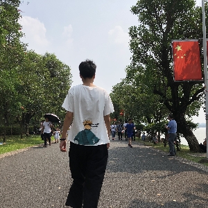 一个小木果 