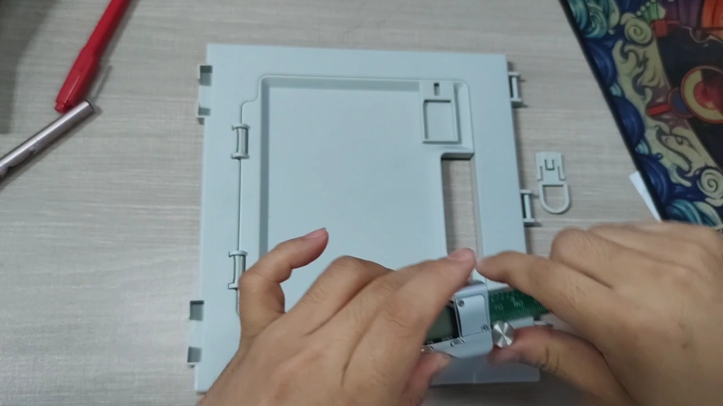 塑胶合页卡扣设计结构