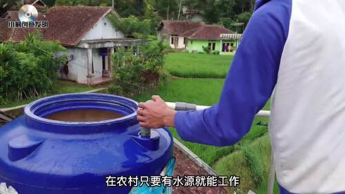 只要一些PVC管就能制作不用油不用电的抽水泵,把水输送几十米高