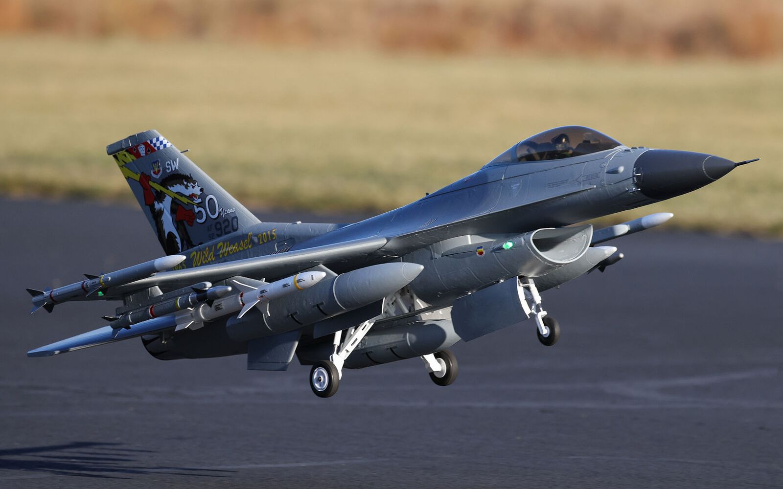 遥控飞机/航模 FMS/地平线 F16 80mm涵道 涵道机 喷气机 战斗机