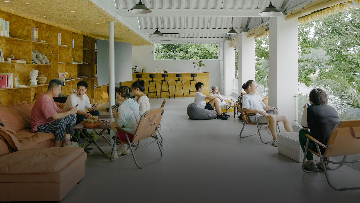 中国第一批青年养老院:月租1500,超45岁不能住