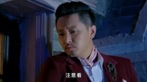 钟表店的老板竟然将黄金藏匿点和战略图藏进了一个钟表里