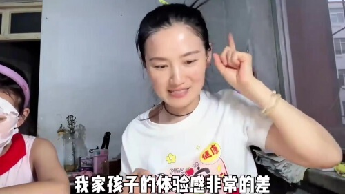 杨可妈妈给儿女做蜡瓶糖连失败两回,遭儿女嫌弃吐槽,养孩子真难
