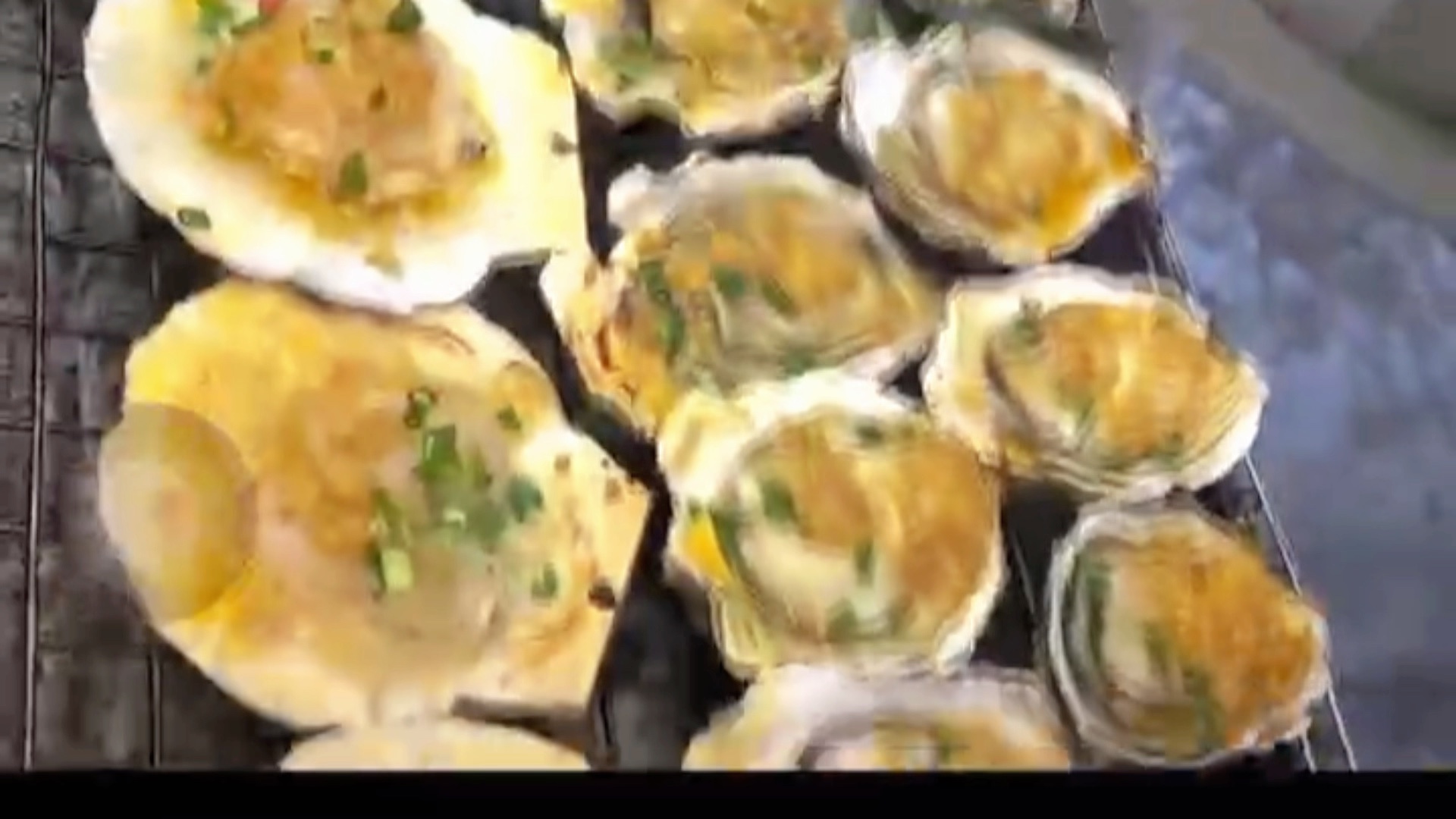 夏季解馋美食之一→烧烤 新鲜食材烹饪好味道常言道 撸串 啤酒ߍ�小...
