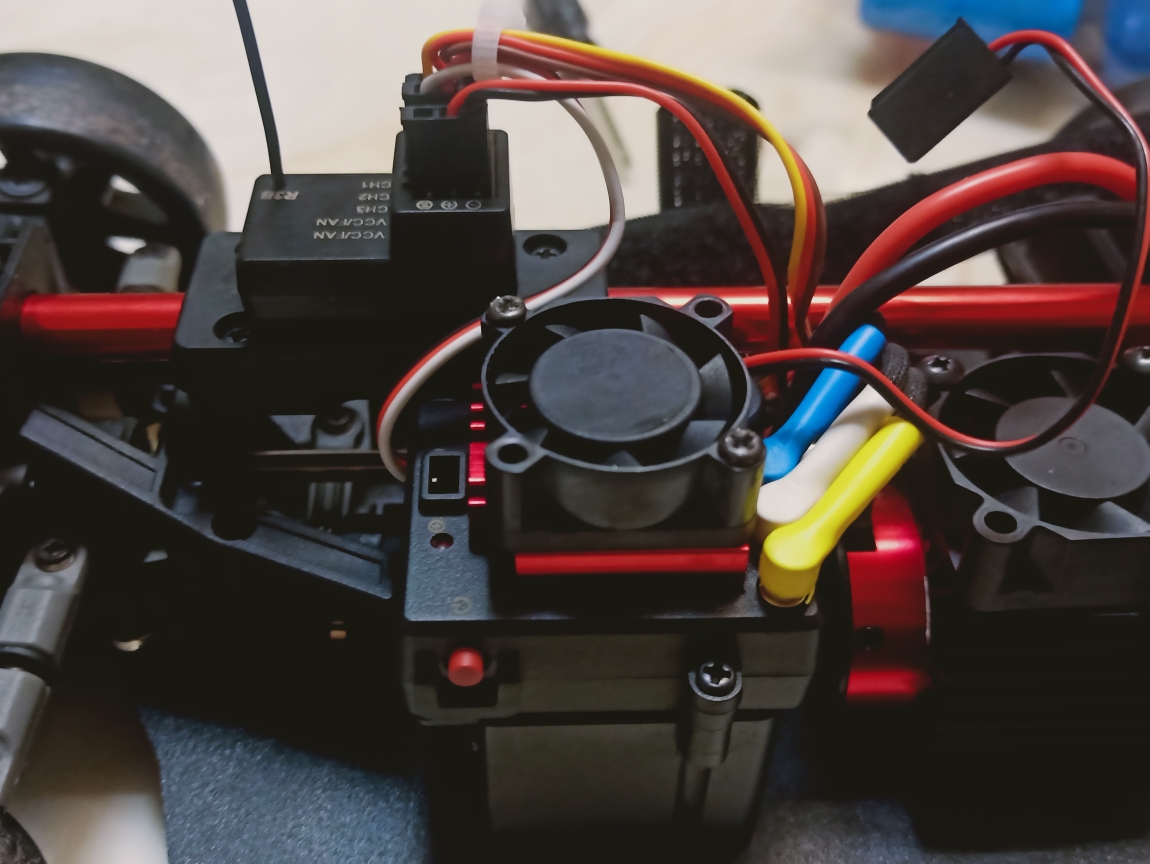 美嘉欣1:14系列附赠小风扇安装方法 14301 14302