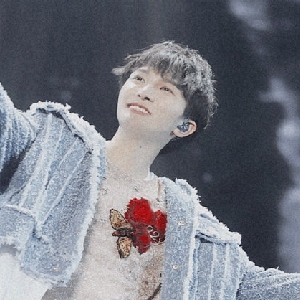 玫瑰少年让我爱自己 