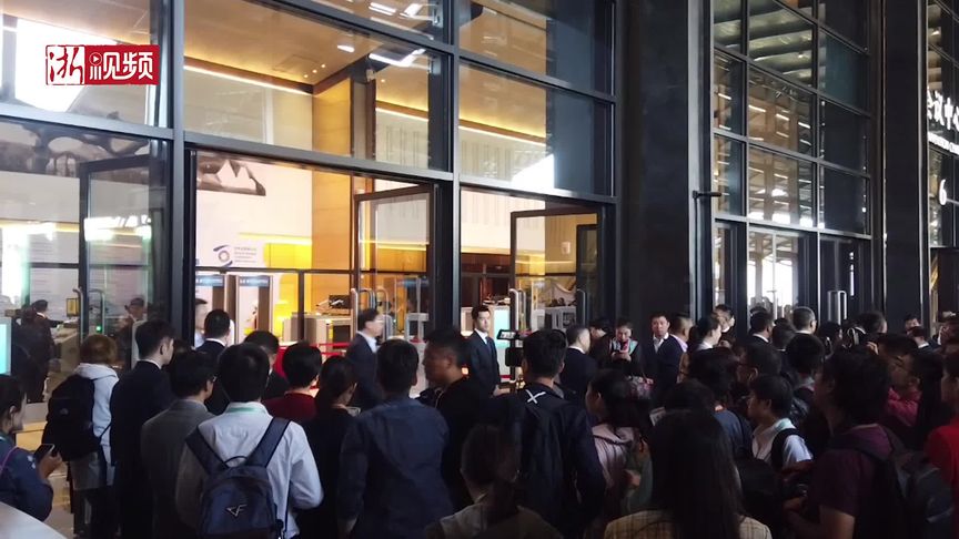 周鸿祎:5G时代给生活带来巨大便利 网络安全防范同样重要