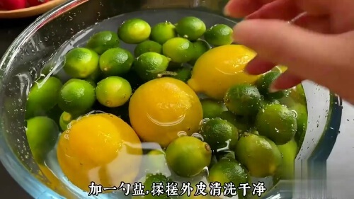 夏天,女孩要多喝青桔百香果柠檬茶,做法简单,酸甜清凉又好喝