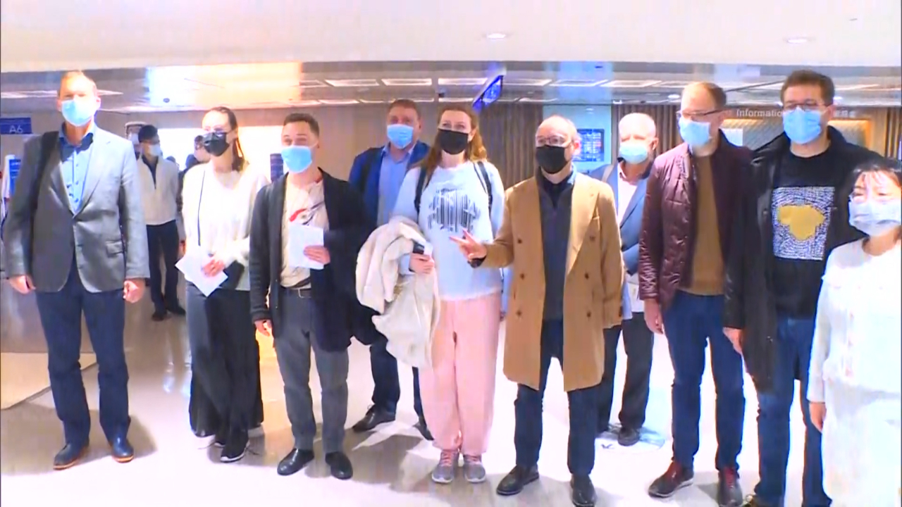 美国议员刚走,立陶宛等三国议员又抵台,网友讽刺:赶来领赏