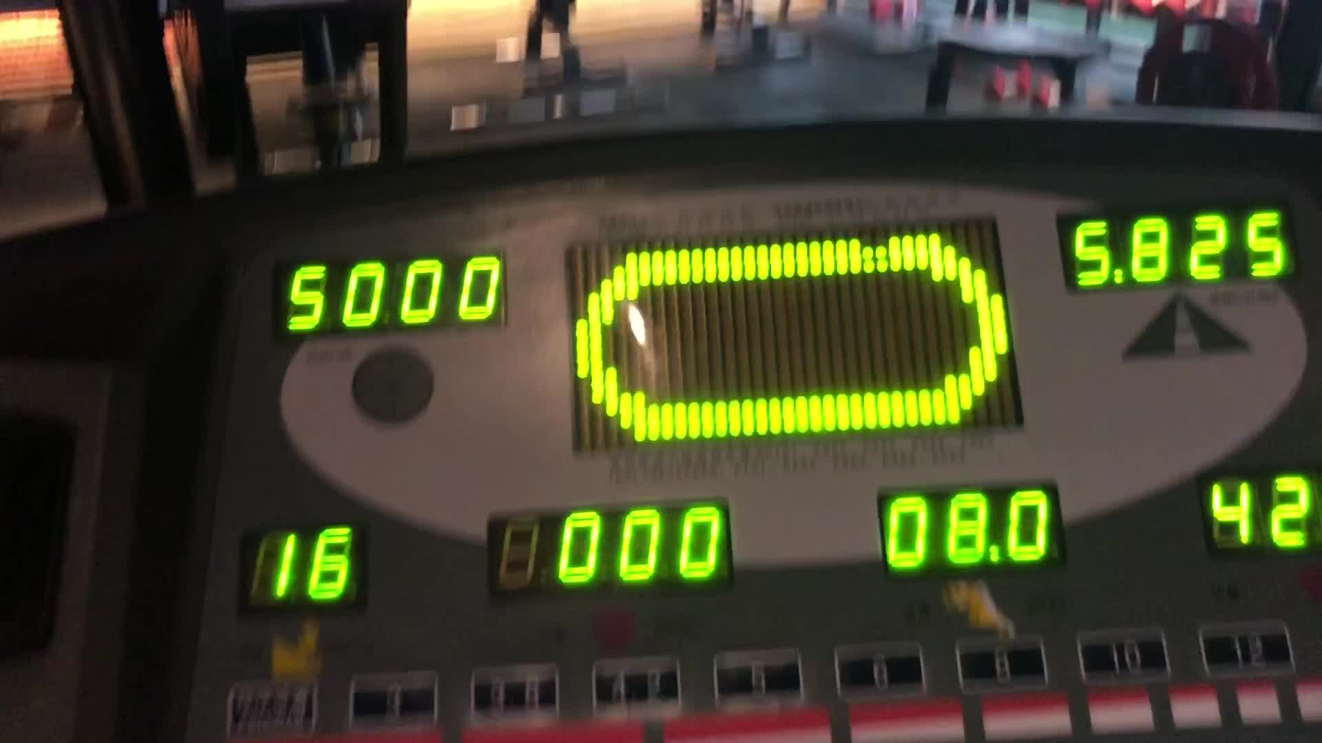 运动打卡跑步机50分里程5825坡度16热量表坏了