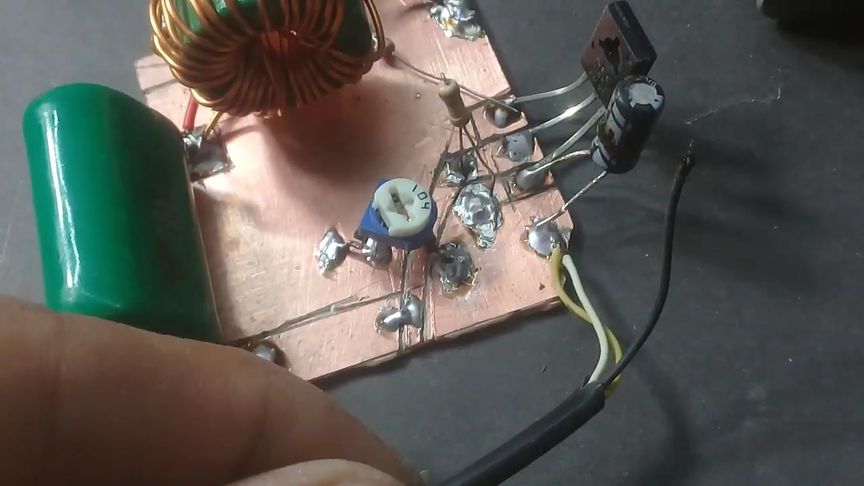 带2n3055晶体管的DIY强大的功率低音升压放大器