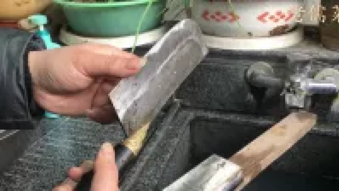 怎么样把菜刀磨锋利 磨菜刀方法