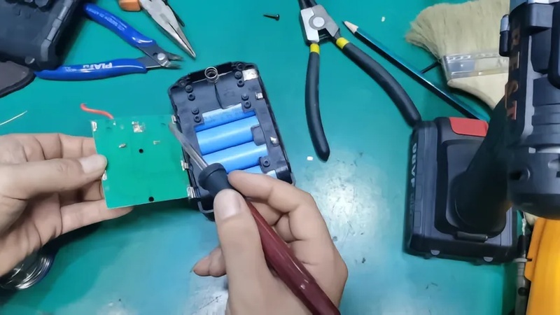 电动工具电池维修!小故障处理一下就好