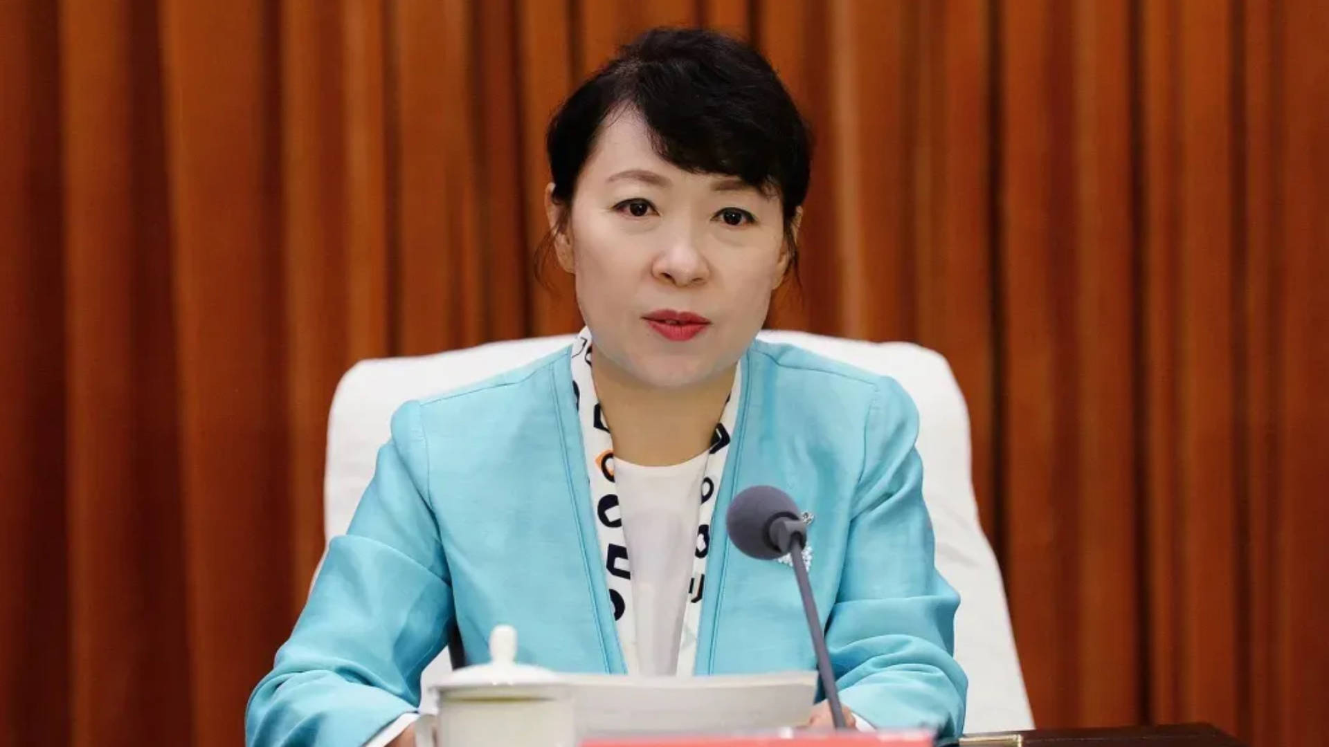 贪慕虚荣、追求享乐,内蒙古自治区政府原主席王莉霞被"双开"