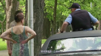 警察被大狗咬了?明明听到的是大狗叫声!大狗什么变小狗了?