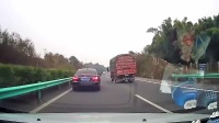 这卡罗拉刹车厉害,直冒白烟