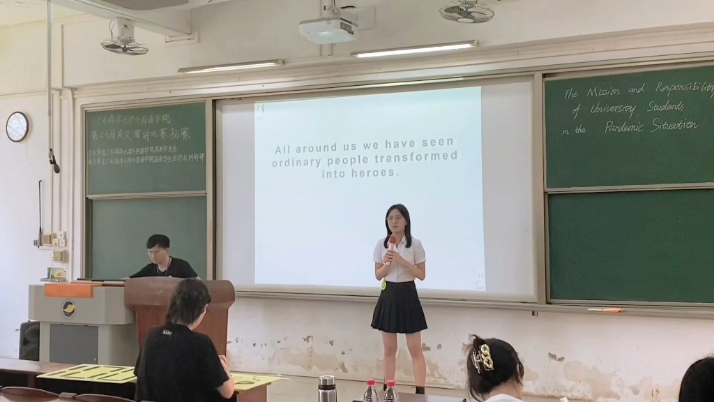 当代大学生在疫情之下的责任与担当——英文演讲比赛
