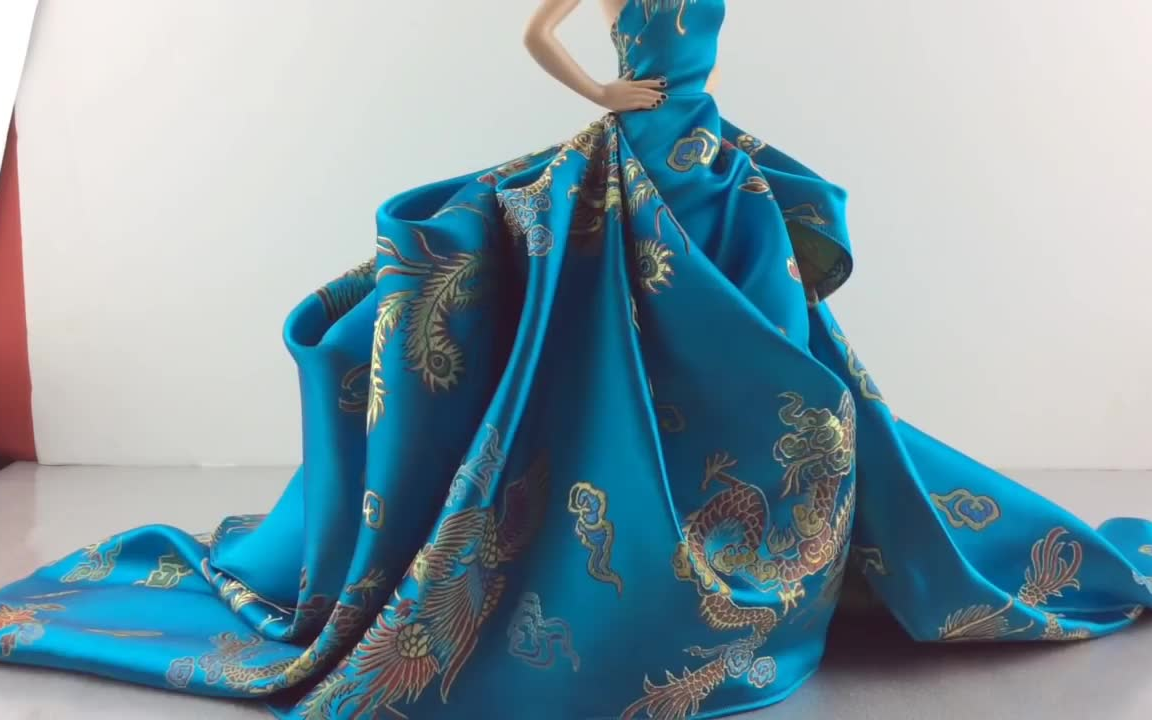 【油管】教你如何用一块旗袍布料作出芭比娃娃大气晚礼服~~