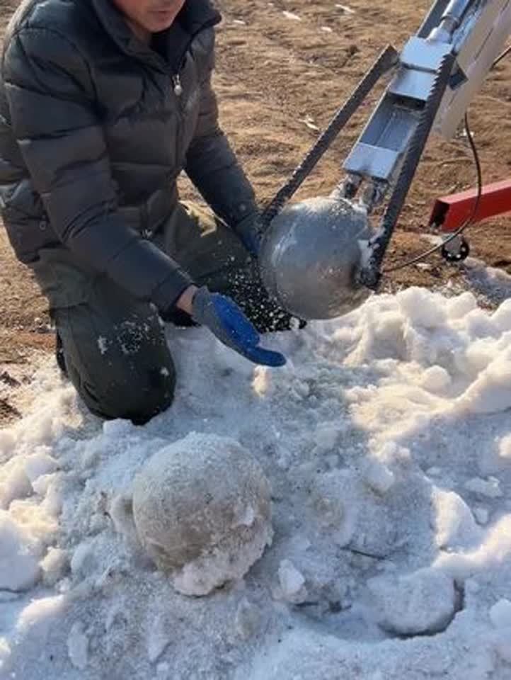 自动液压制作大雪球辅助器