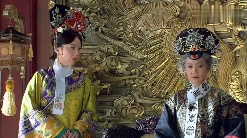 新还珠格格:容嬷嬷动刑,含香说出真相:我还是完璧之身