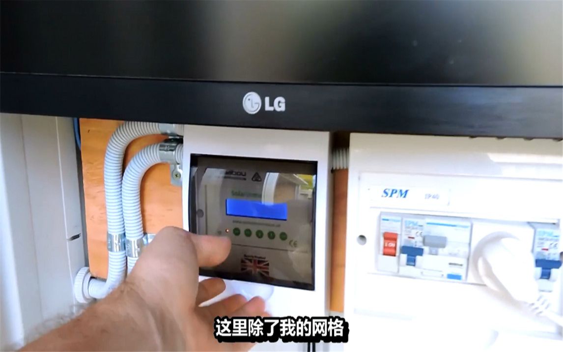 全部由旧笔记本DIY电池组成的18650后备电源系统介绍 (Youtube机翻...