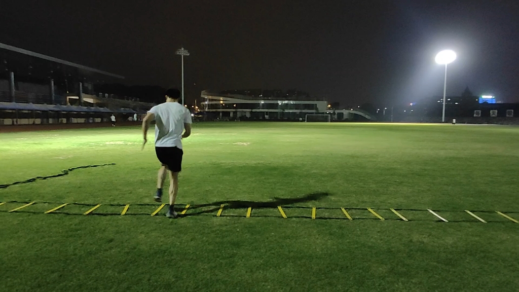 疫情背景下,大学生日常体能训练计划!