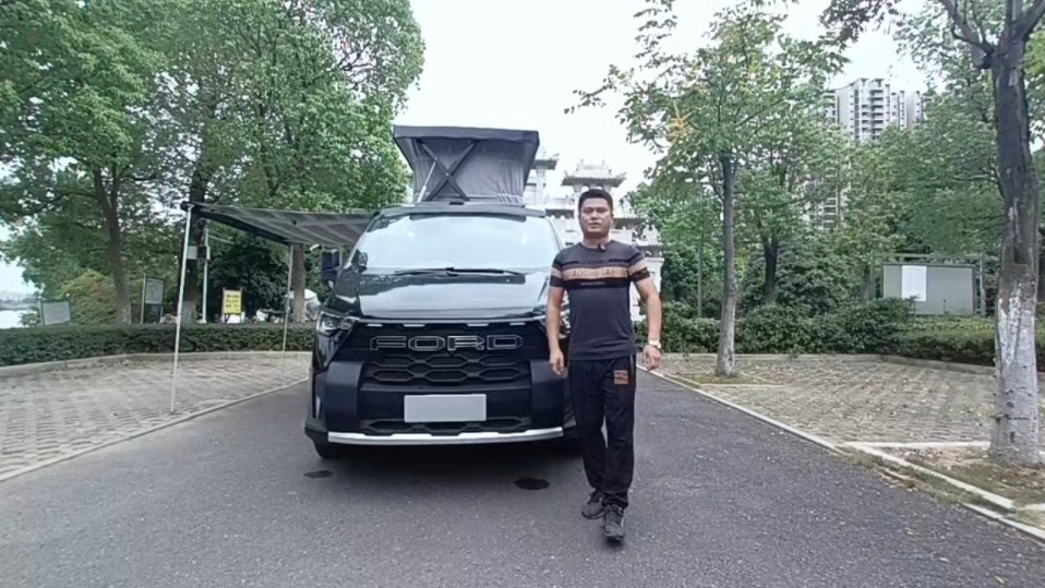 福特六座带有独立卫生间的房车