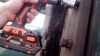 美国RIDGID电动扳手拧M20、24螺栓