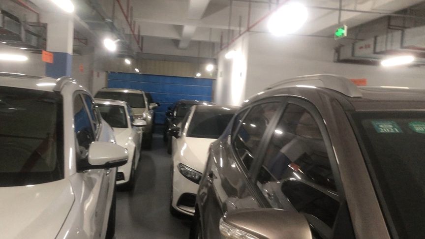 我司长期经营粤B牌、带登记证书、永久使用!三百多台现车!