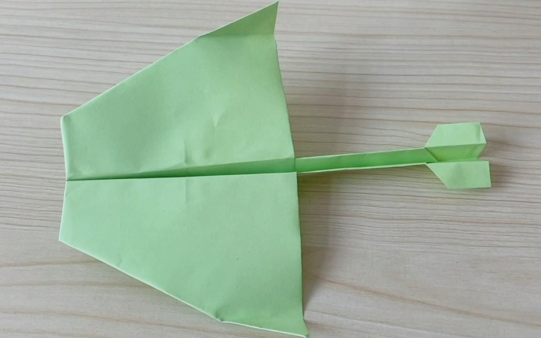 手工折纸教学,“特技回旋”纸飞机的制作方法!