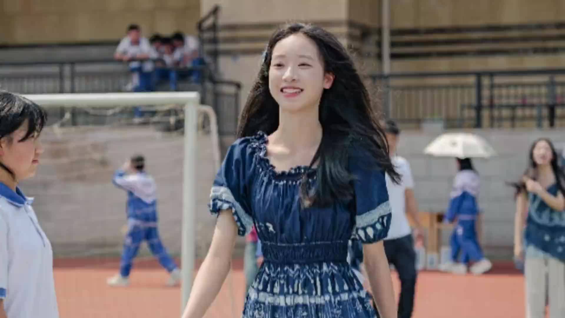 校园里"惊现"蜡染服装秀,长沙这所中学的爱心义卖又"雅"又"潮"!