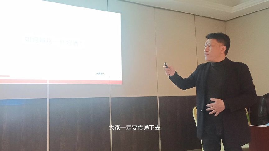 当今产品的销售模式是什幺?体验式营销锁定末端客户。