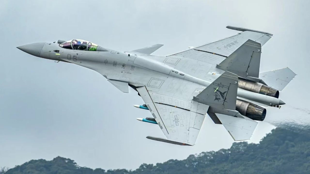 2024珠海航展:歼-15三机编队