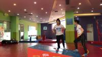 后滚翻模拟视频