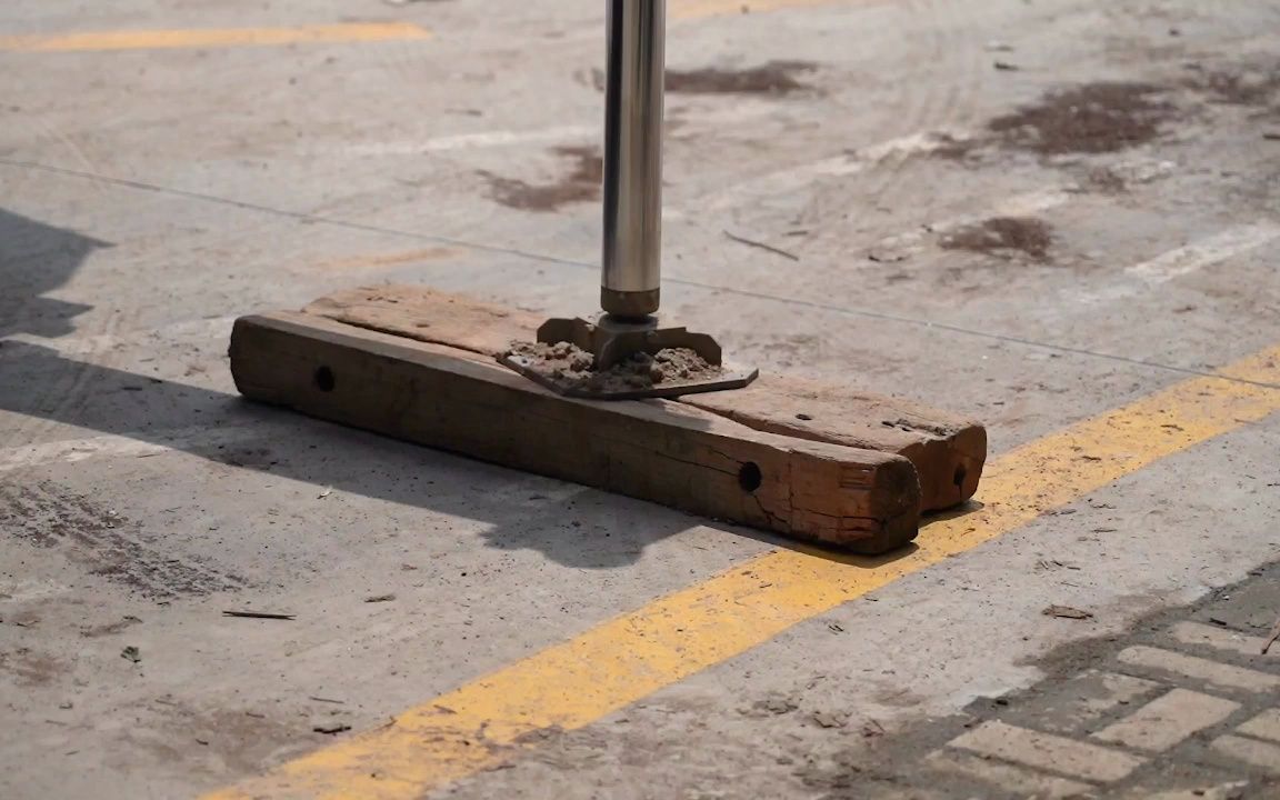 老师傅讲安全,讲解塔吊吊钩的安全管理规定