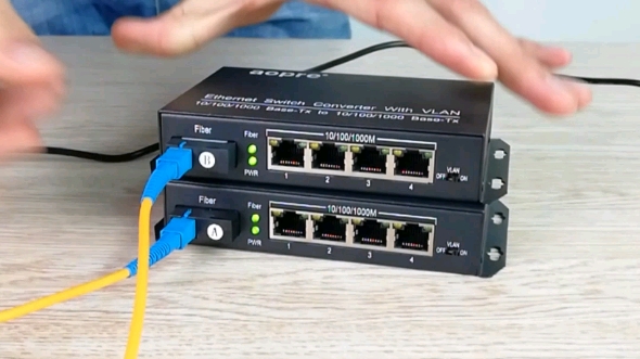 物理隔离光纤收发器这样接!一对一接线